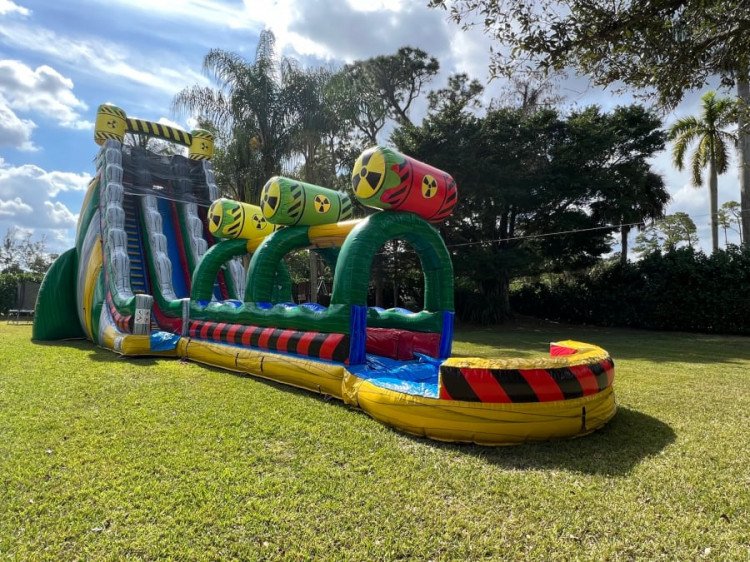 30ft Toxic Dual Lane Slide - Hey Kids Atlanta